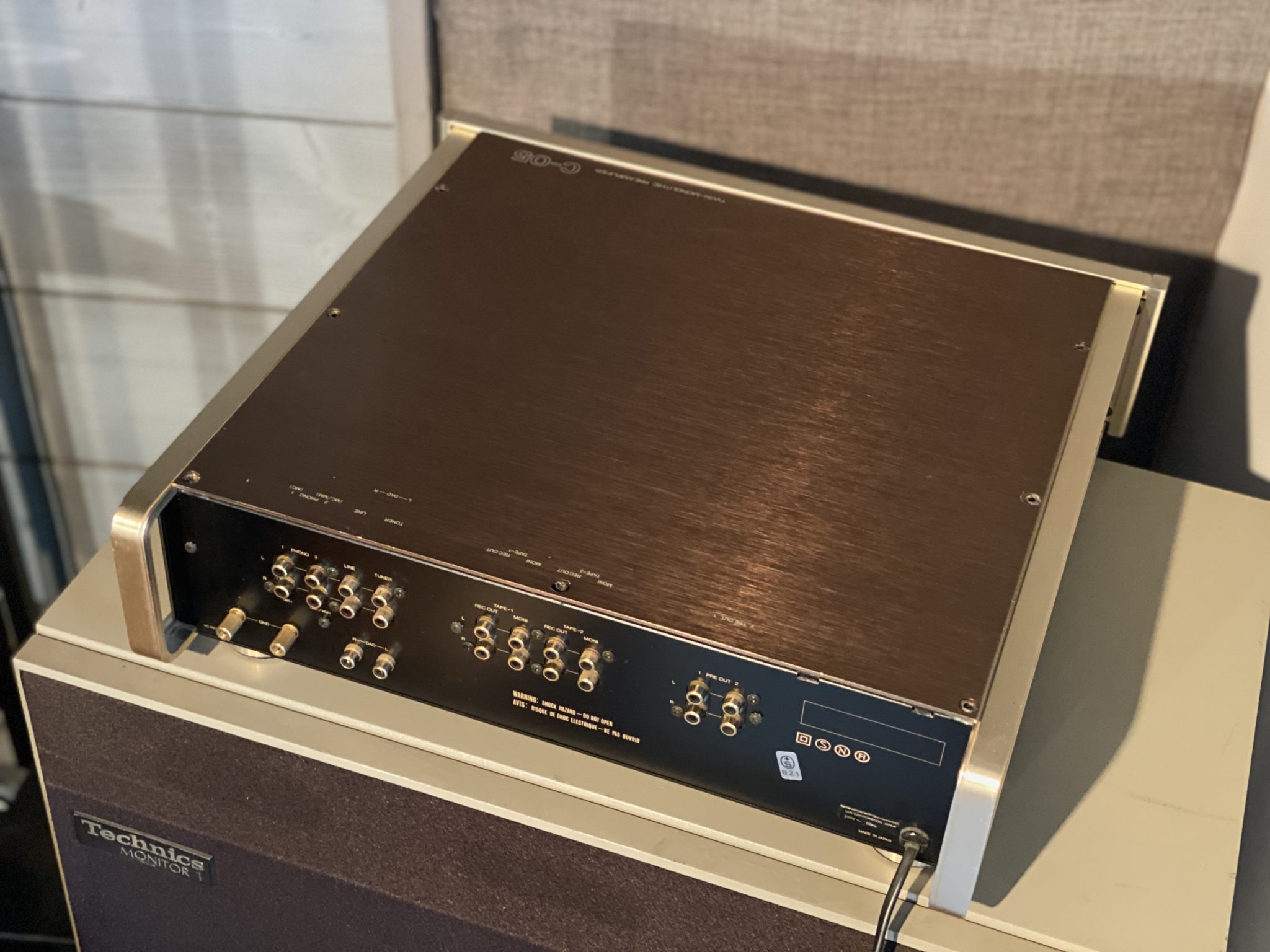 Épuisé :( Luxman C-05 – Vintage-Audio-Conseils