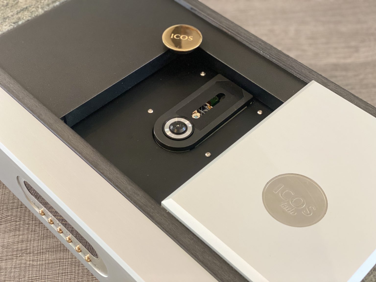 Épuisé : ICOS Elsberg FADO – CD Player – – Vintage-Audio-Conseils